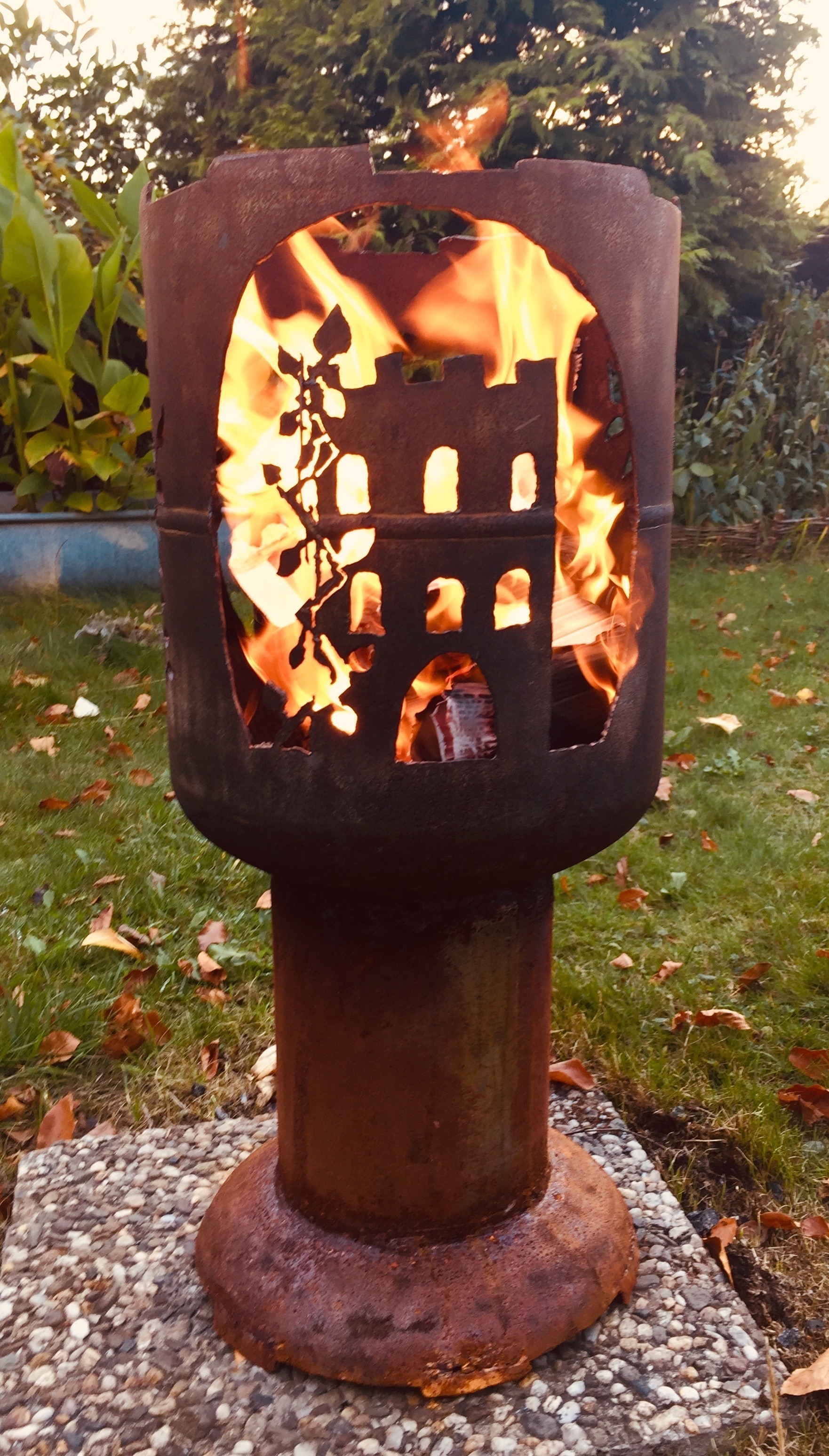 Feuertonnen mit hohem Fuß – Werkelstatt