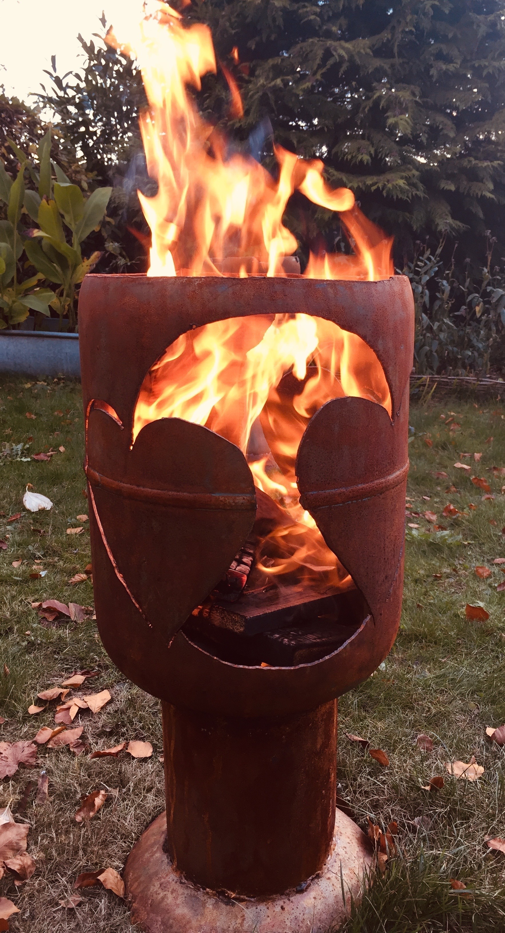 Feuertonnen mit hohem Fuß – Werkelstatt